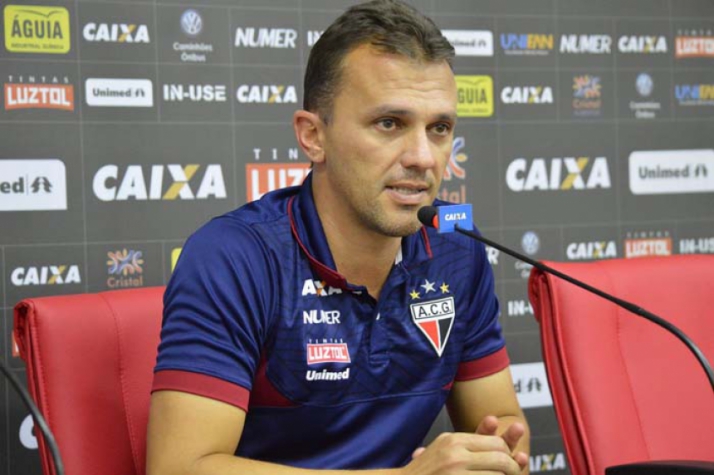 Técnico Do Atlético Go Está Otimista Com Novos Reforços Lance