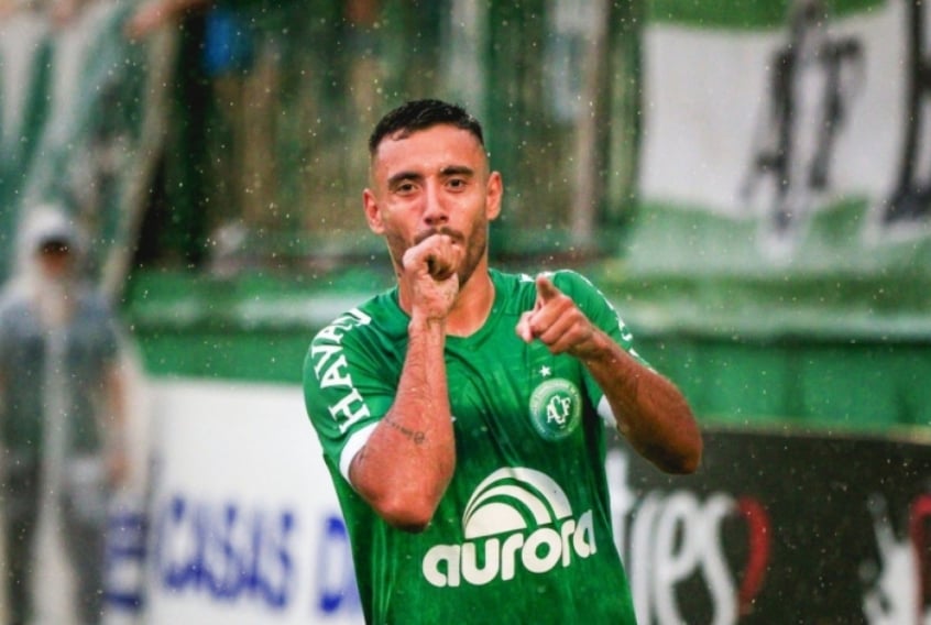 Alan Ruschel comemora chegada a 50 jogos com a camisa da Chapecoense ...