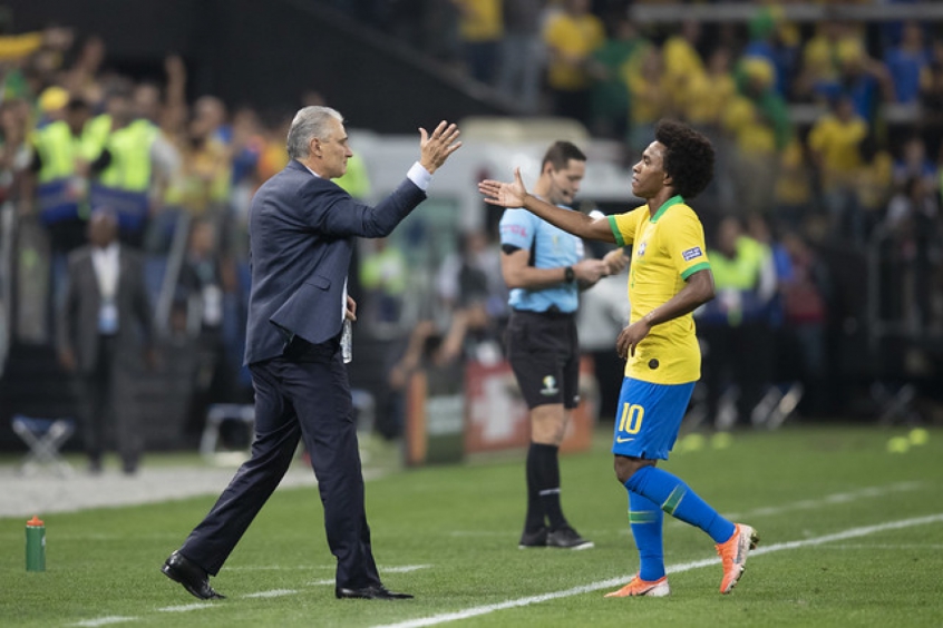 Willian tem lesão constatada e está fora da final da Copa América | LANCE! Willian tem lesão constatada e está fora da final da Copa América | LANCE!