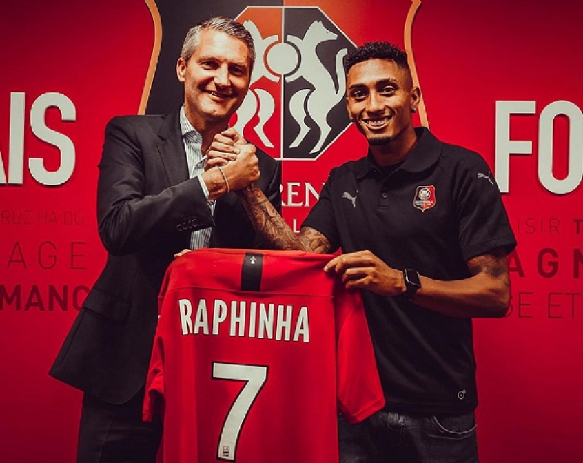 Atacante Raphinha é apresentado no Rennes: 'Feliz de estar aqui' | LANCE!