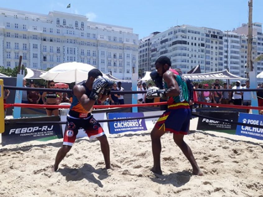 BeachBoxing é destaque em Copacabana com duelos animados | LANCE!
