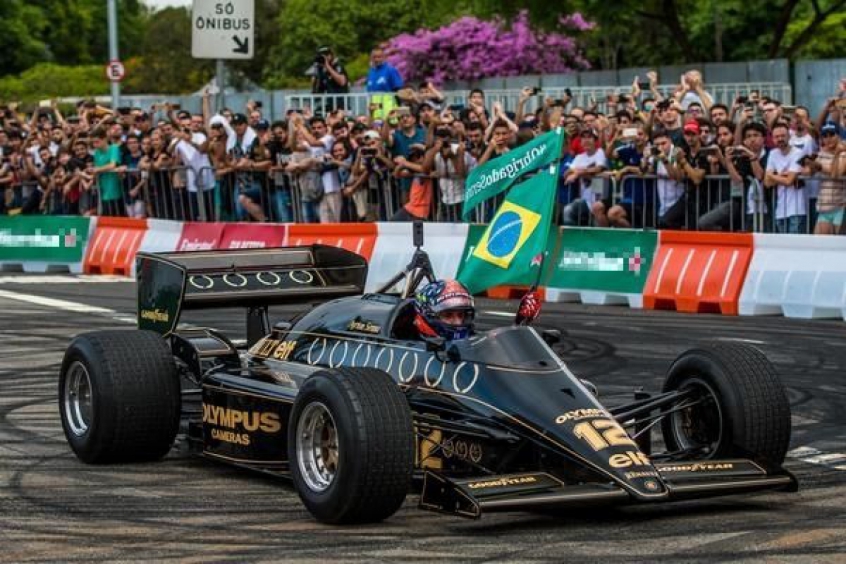 Em tributo a Senna, Emerson pilota Lotus. 'Temos de ter brasileiro na F ...
