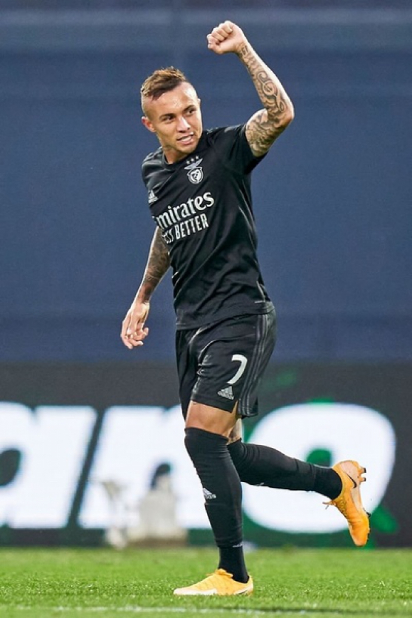 Com gol de Everton Cebolinha, Benfica atropela Famalicão na estreia do ... Com gol de Everton Cebolinha, Benfica atropela Famalicão na estreia do ...
