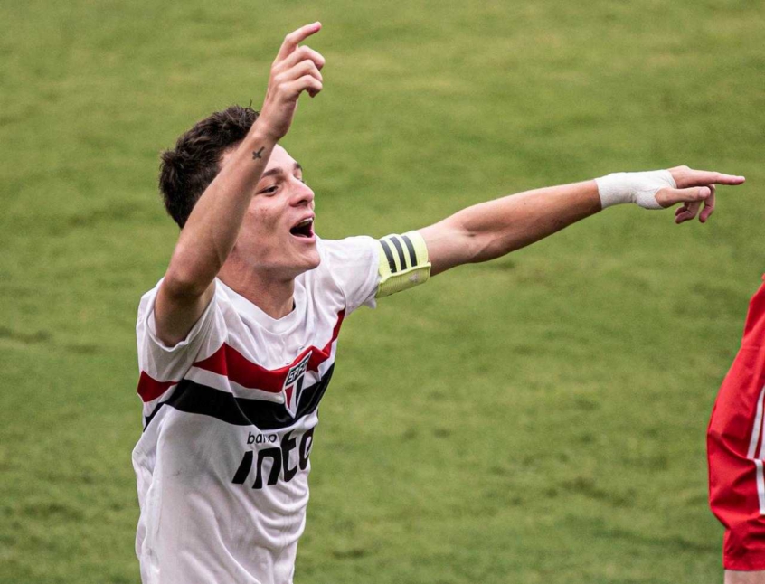Capitão do São Paulo Sub-17, zagueiro Brian Carvalho espera mais uma ...