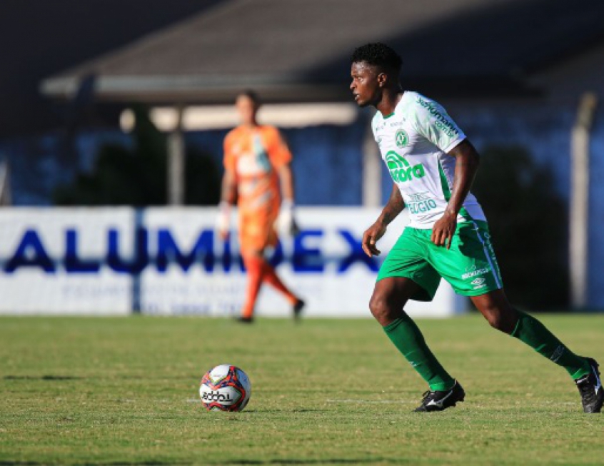 Moisés Ribeiro comemora volta aos gramados | LANCE!