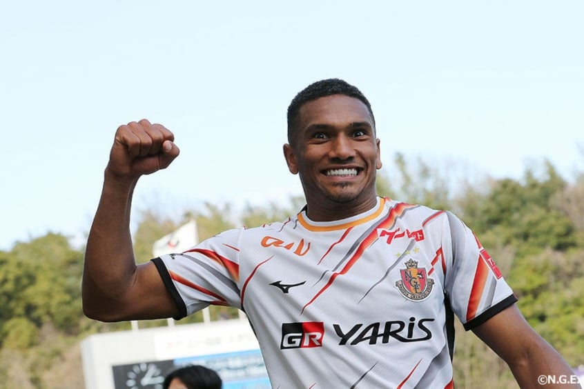 Com dois gols na estreia, brasileiro sonha com artilharia da J-League ...