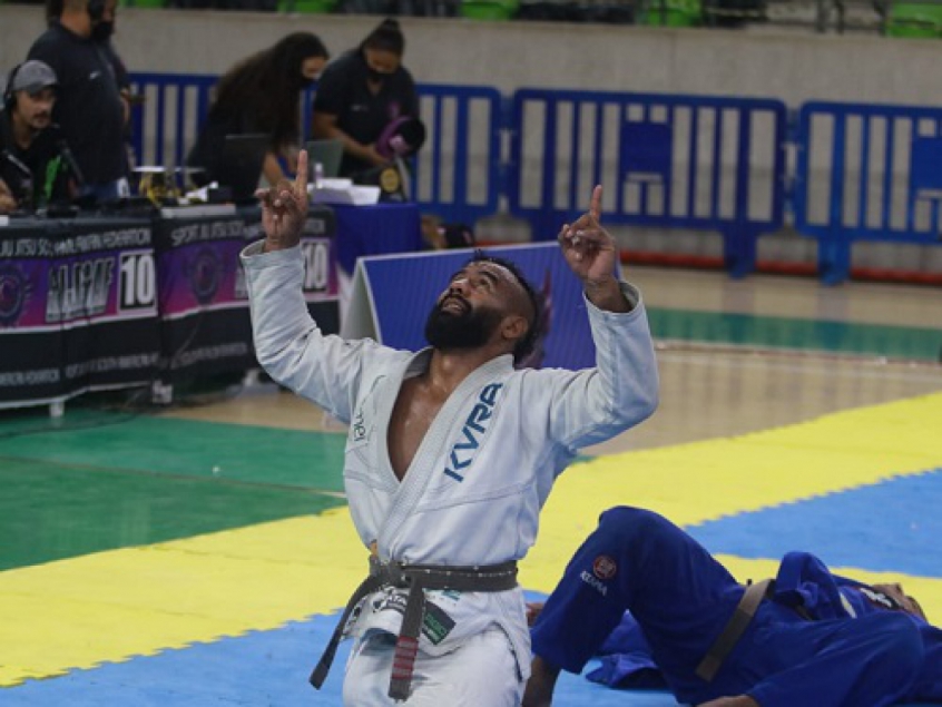 Faixa-preta brilha no segundo Brasileiro de Jiu-Jitsu Paradesportivo ...