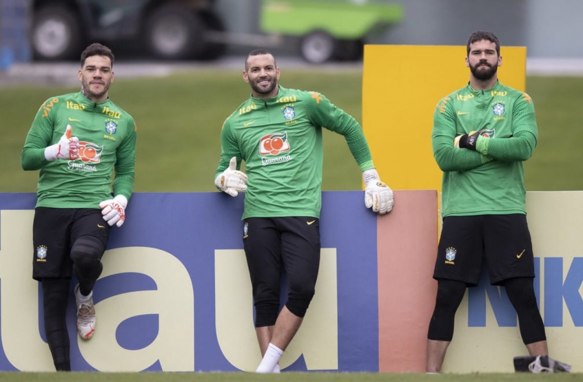 Alisson fala sobre goleiros brasileiros na Seleção e coloca Weverton ...