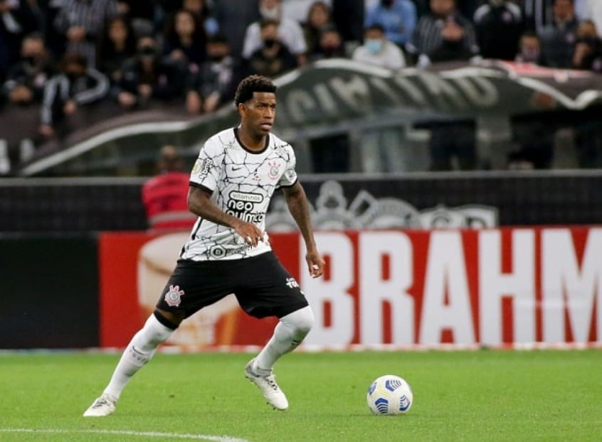 Gil é o jogador de linha com mais jogos do elenco do Corinthians | LANCE!