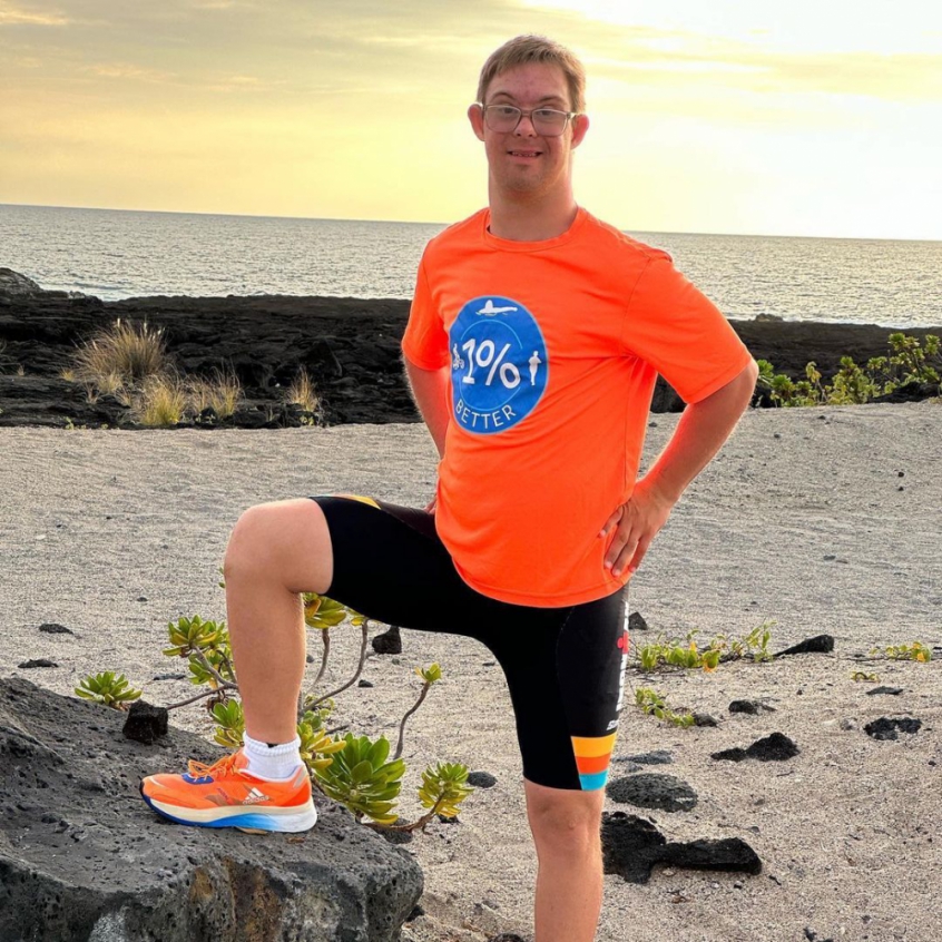 Jovem de 22 anos se torna a primeira pessoa com Síndrome de Down a ...