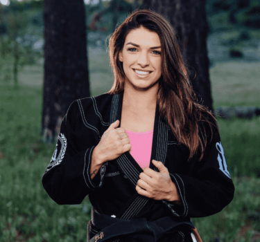 'Bonita e sinistra', Mackenzie estreia no MMA após sucesso no jiu-jitsu ...