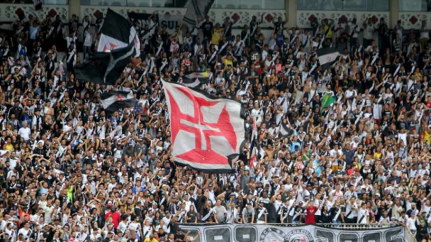 Em reencontro com a torcida em São Januário, Vasco encara o São Paulo ...