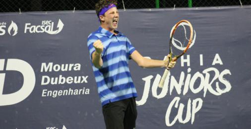 Decamps segue embalado, supera Daniel Silva e vai à semi no Rio | LANCE!