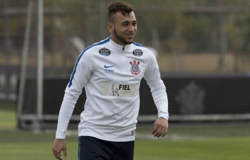 Maycon lembra de provocação de são-paulino e reclama: 'Sem punição ...