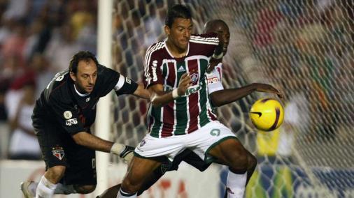 Há 12 anos, Washington brilhava e classificava o Fluminense à semifinal ...