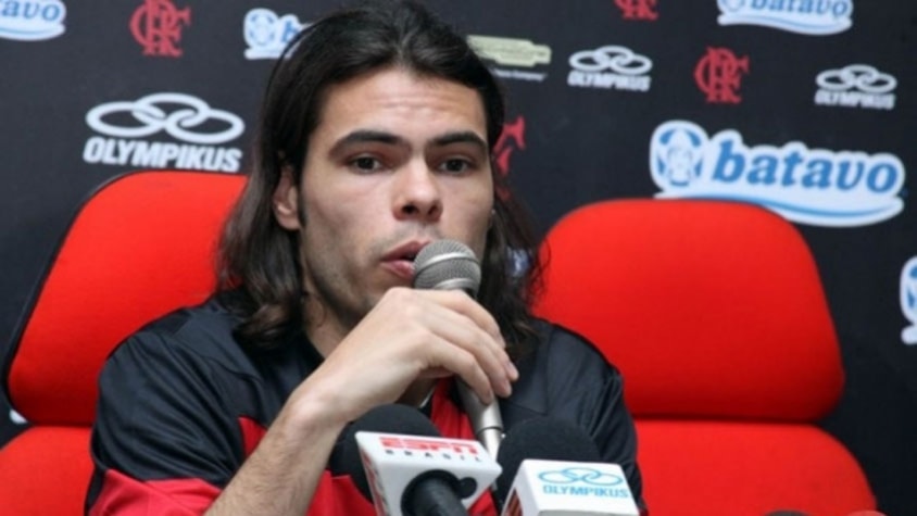 Relembre 20 reforços que não deixaram saudades no torcedor do Flamengo ...